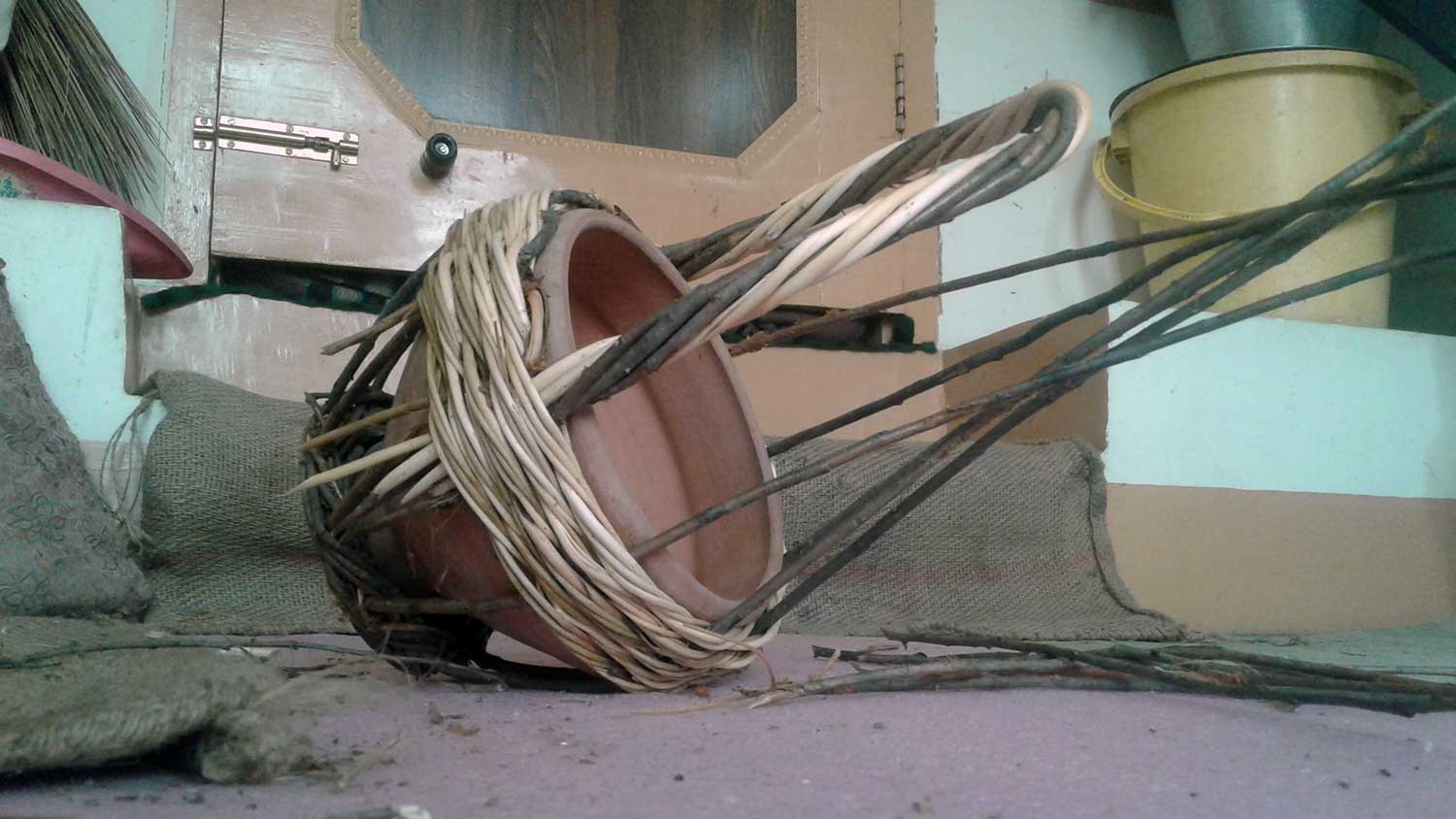 Meet the Kangri maker who is fighting to keep the firepot warm | Free ...