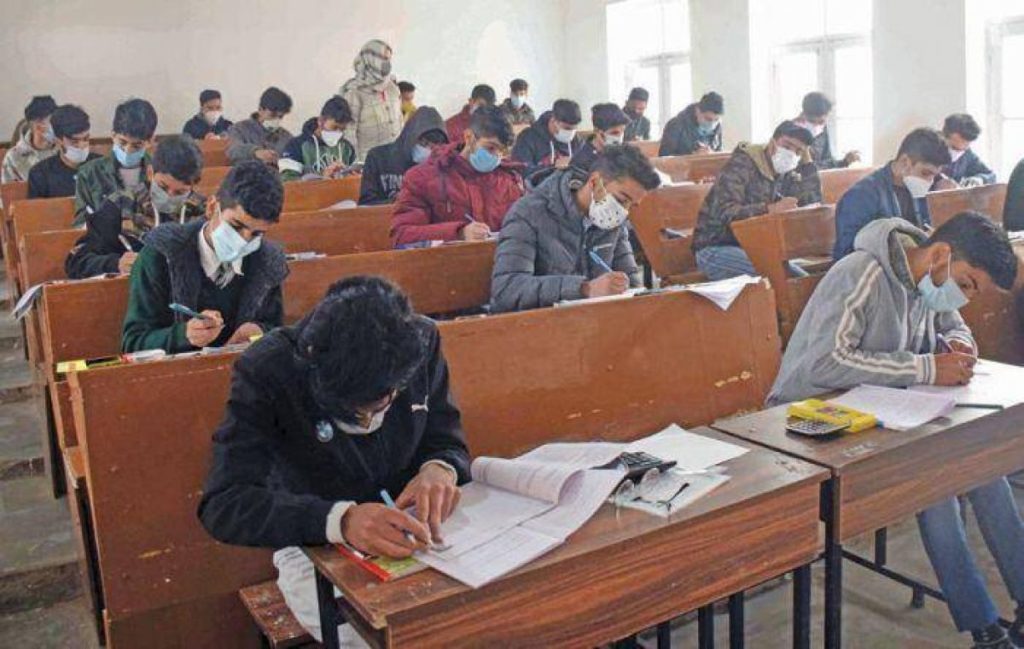 JKBOSE declares Class-10 results, 84% qualify exams | Free Press Kashmir