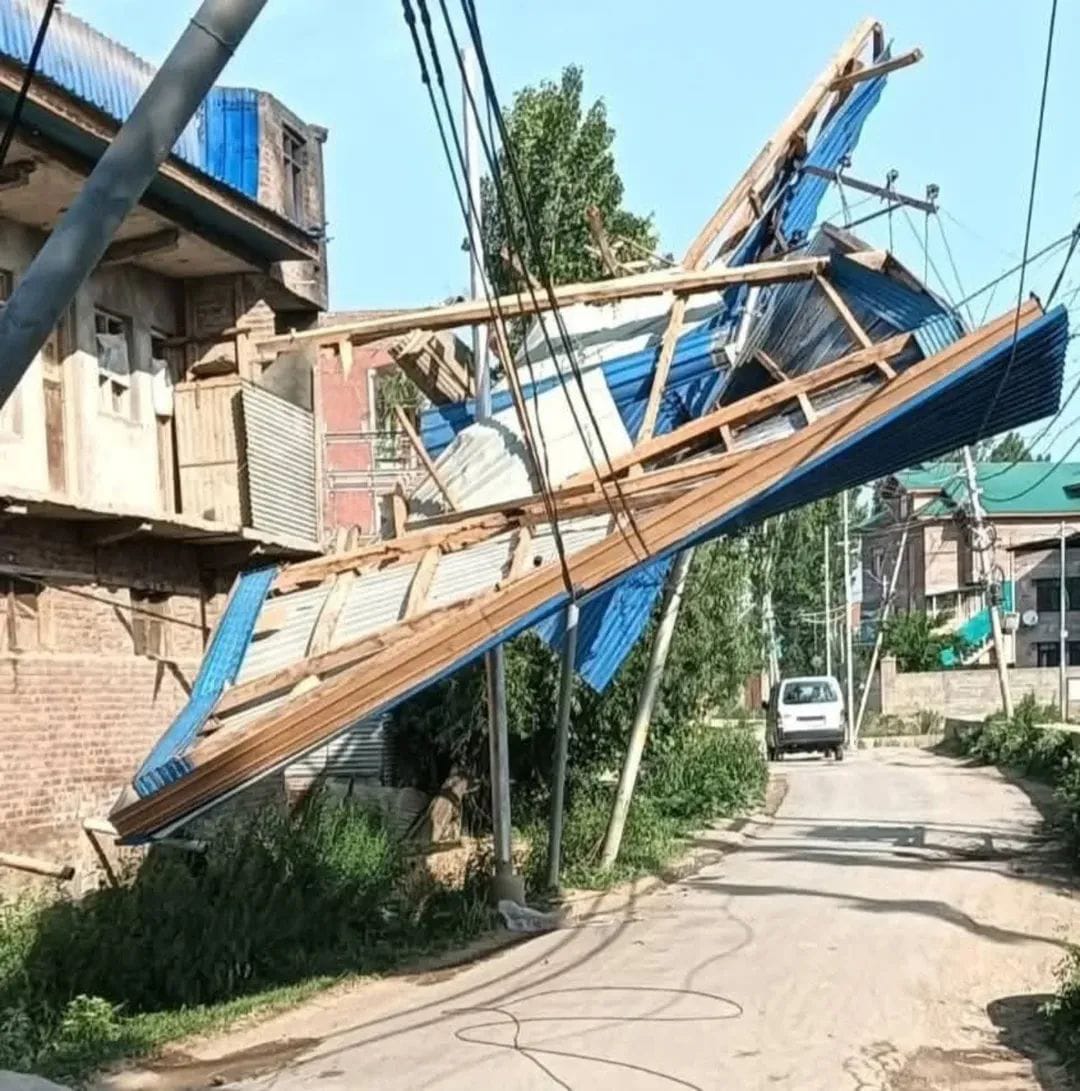 Father-daughter duo killed in Shopian as windstorm wreaks havoc across ...