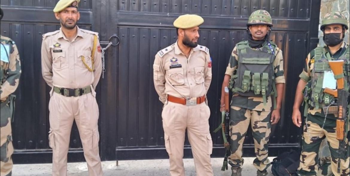 Tanvir Sadiq, Iltija Mufti, Sajad Lone, Altaf Bukhari barred as JK ...