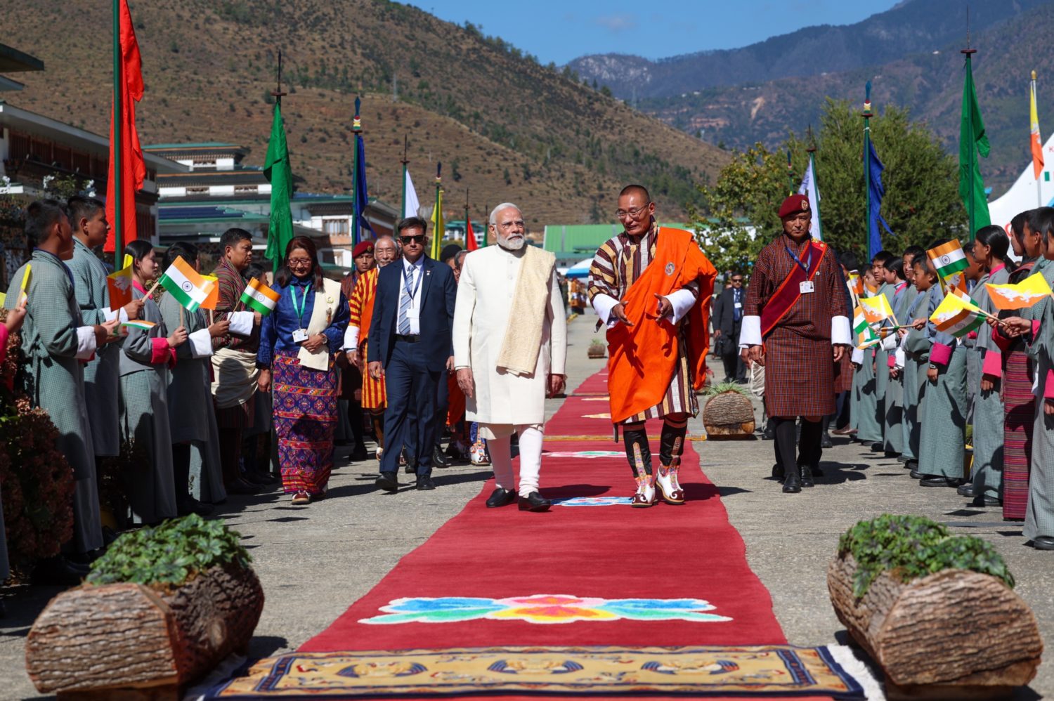 Narendra Modi on two-day Bhutan visit to inaugurate Punatsangchhu-II ...